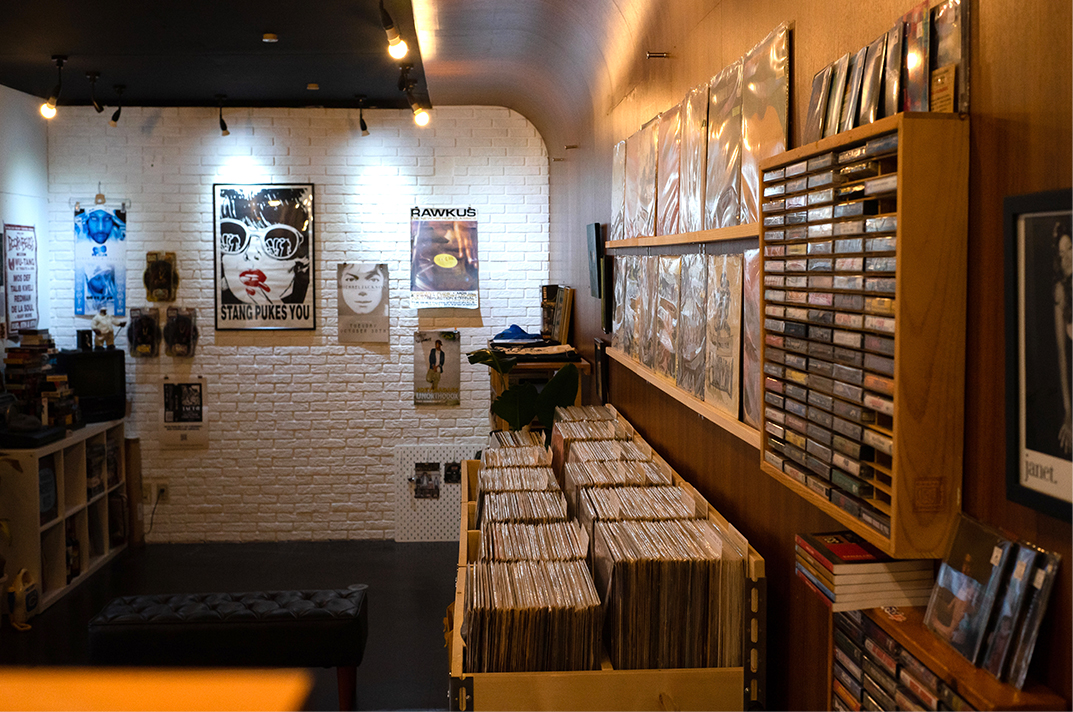 ISANDLA USED RECORD STORE - OSAKA JAPAN